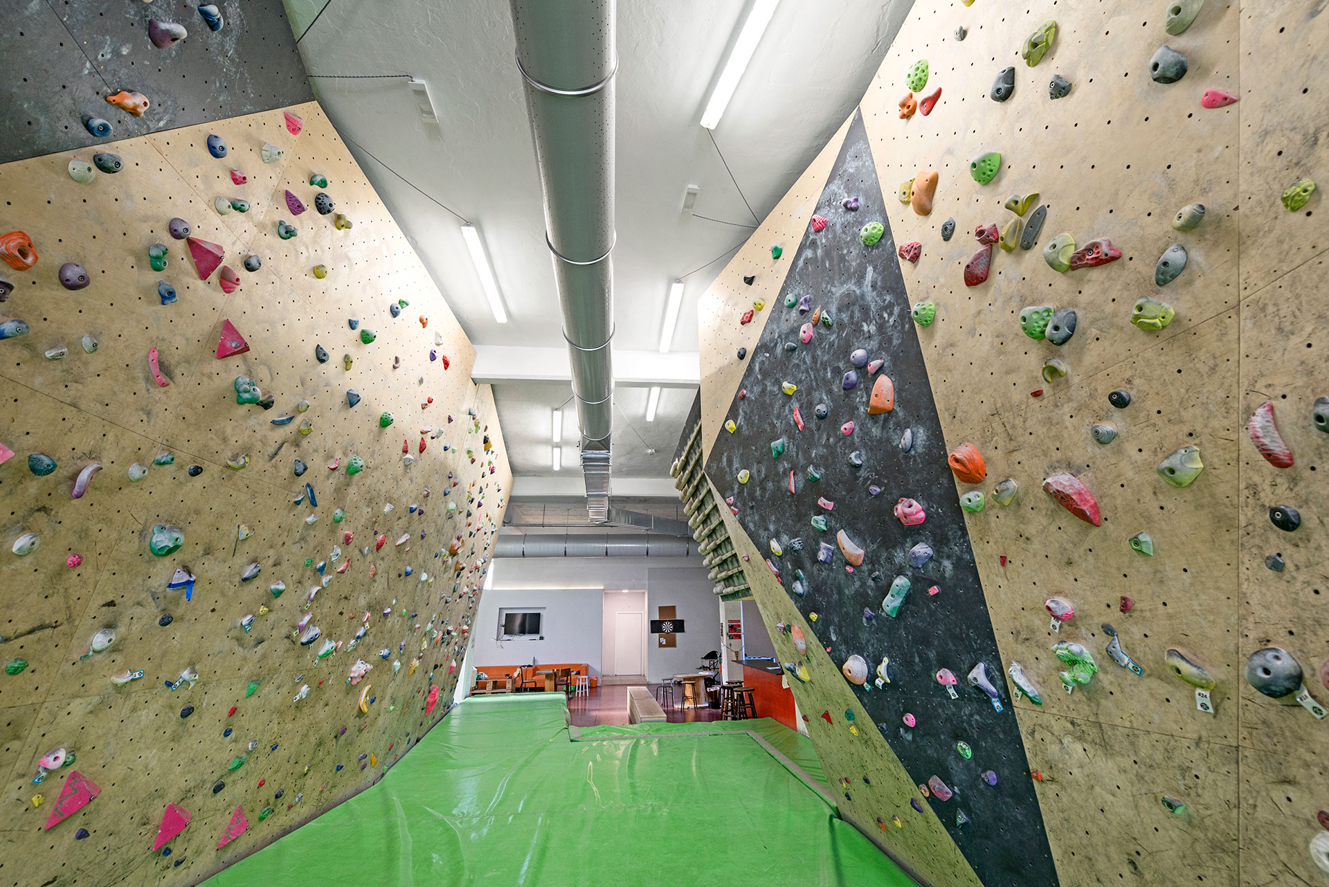 Struttura e servizi - Rock it Climbing Roma